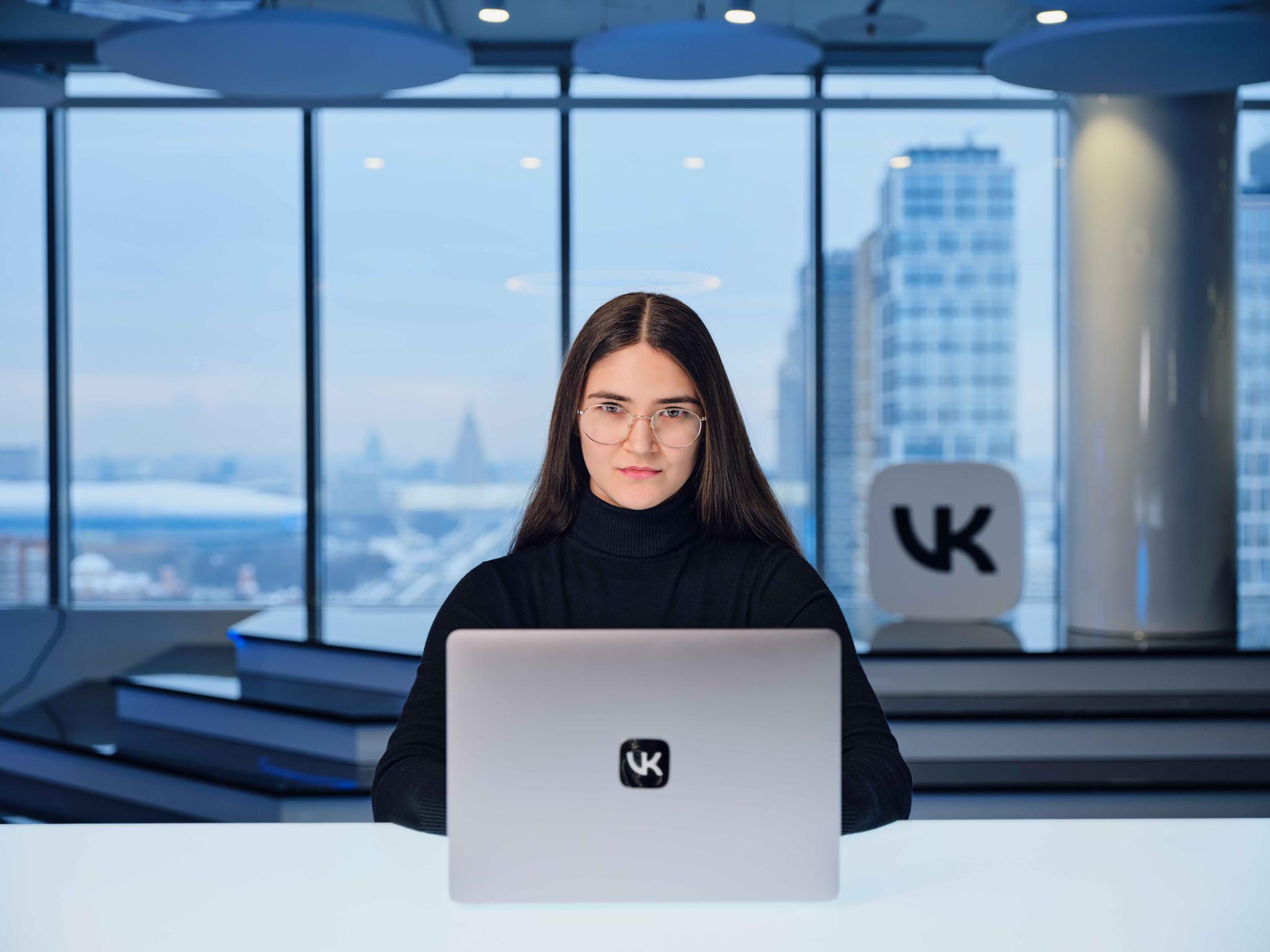 VK Education - Специалисты